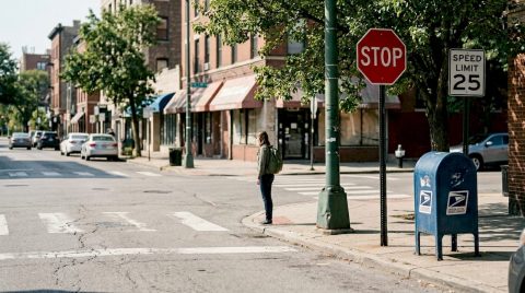 Which traffic signs give orders? Regulatory sign guide
